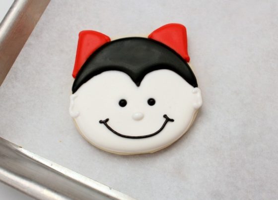 Easy DIY Dracula Vampire Cookies How-to | Kim Byers