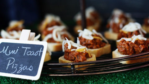 mini toast pizza appetizer - Kim Byers